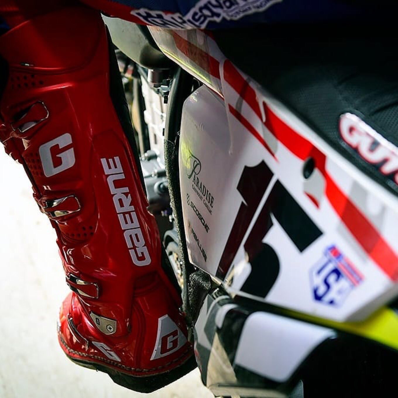 sg12_solid_red_img08 | DIRTSPORTS